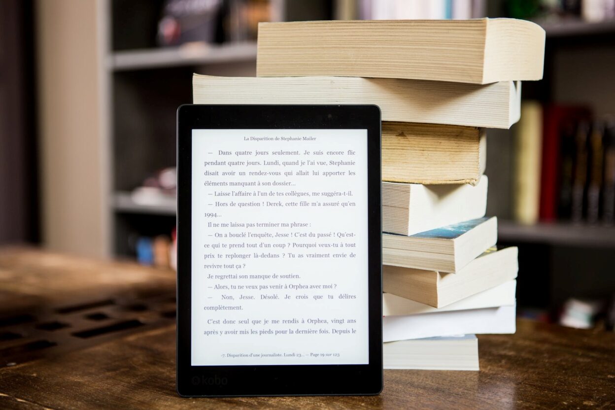 4 Best Portable E-Readers And Tablets For Night Reading Or Reading ...